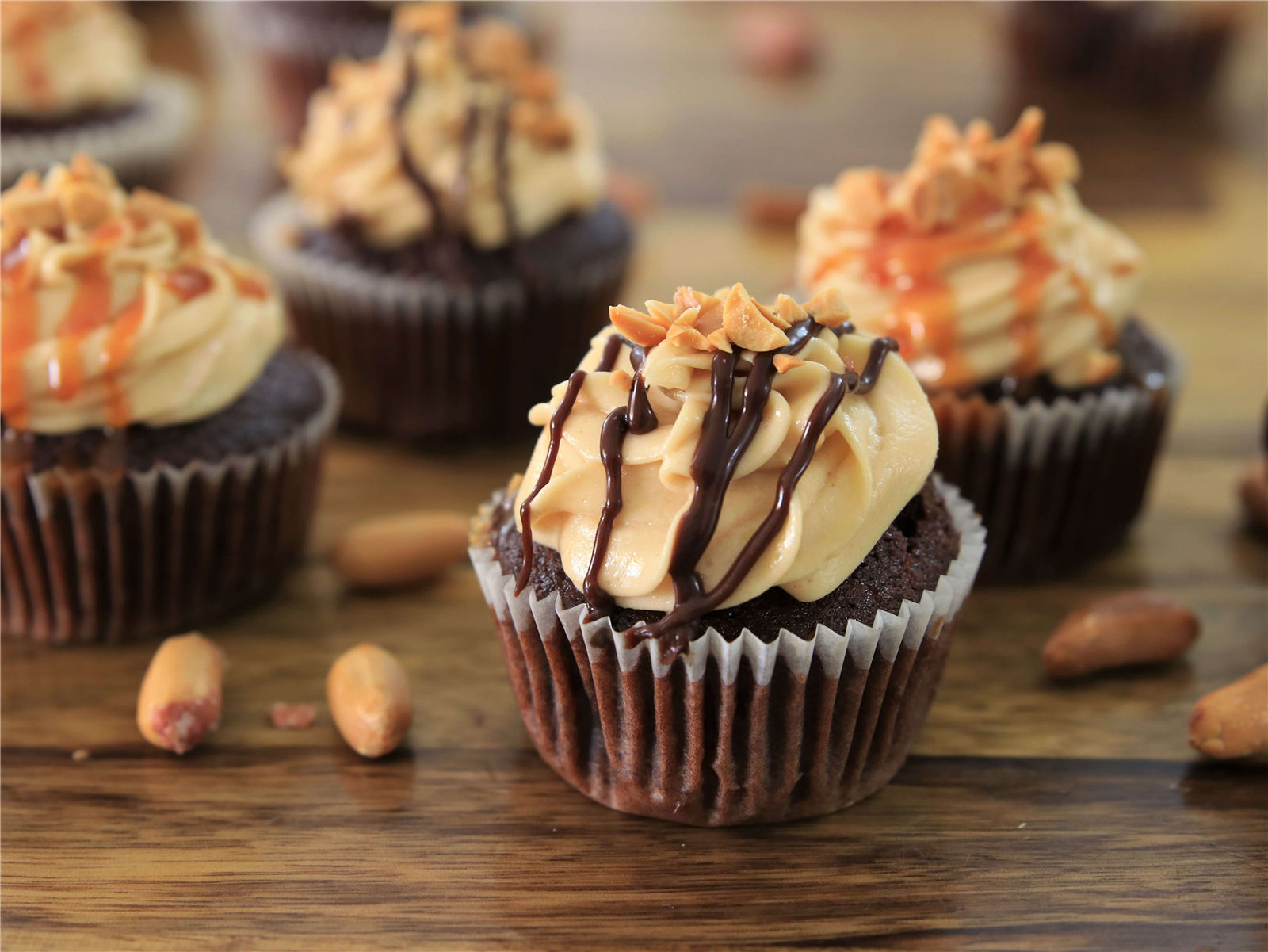 Snickers Cupcakes Recipe | Chocolate Peanut Caramel Cupcakes